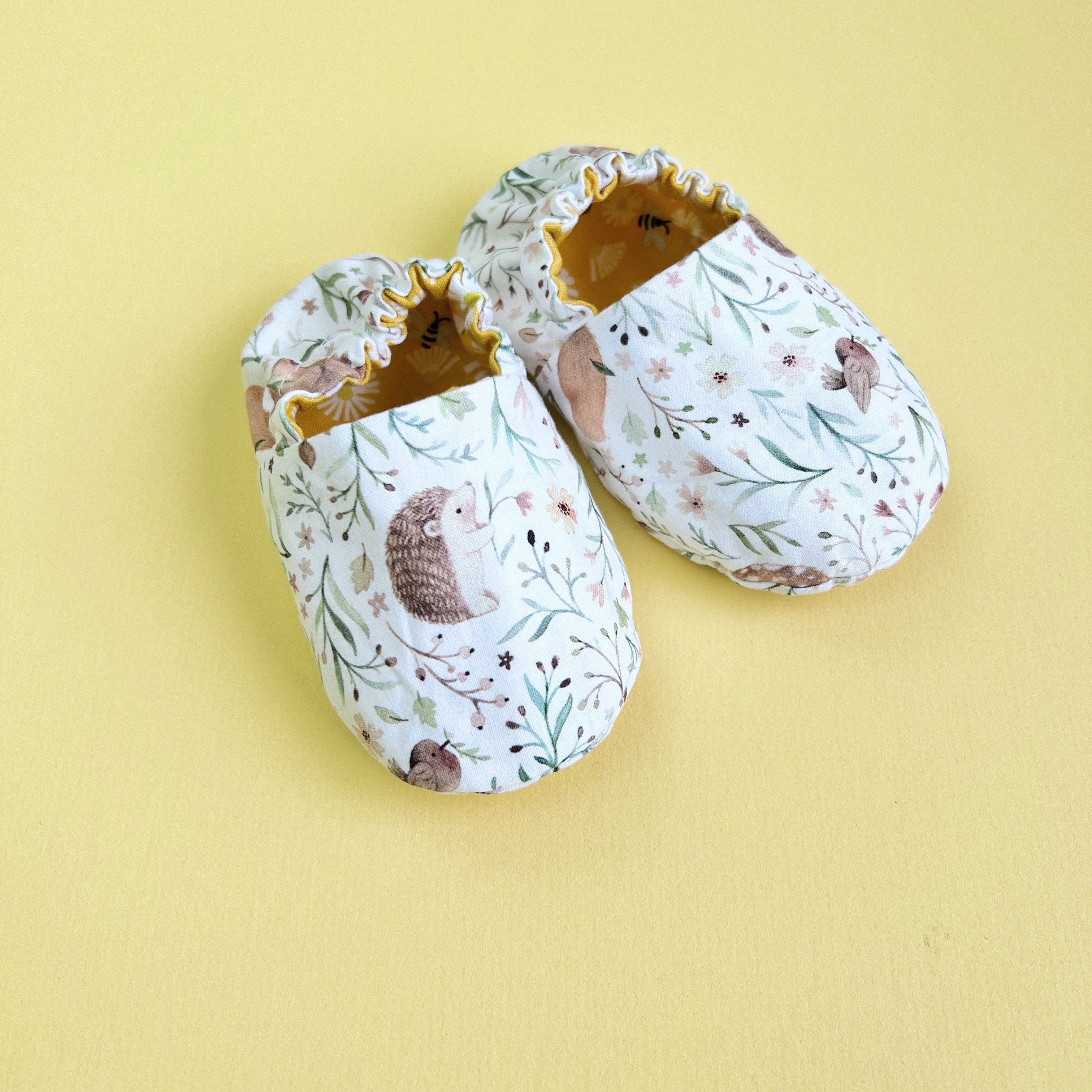 Baby slippers sewing pattern with tutorial – Vasenia